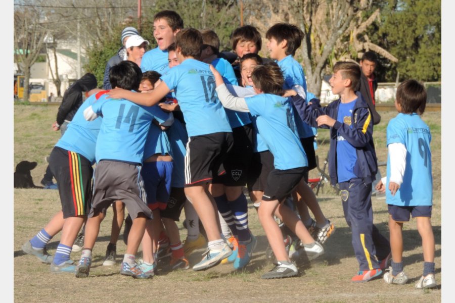 Larroque :: Se recordó el Torneo Barrial “Iván Manso”